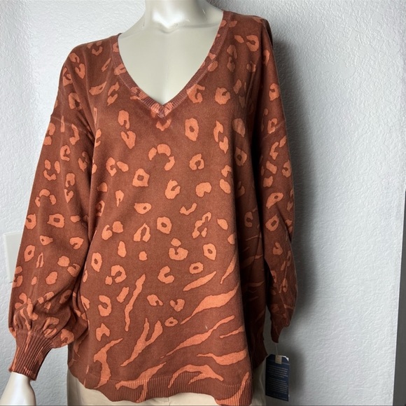 Democracy | Tops | Democracy Animal Print V Neck Sweater Knit Top Size ...